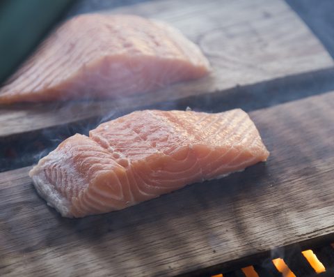 MADERA DE CEDRO PARA AHUMAR - Kamado Argentino